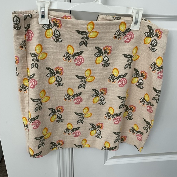 LOFT | Skirts | Loft Womans Skirt With Lemon Design 6 | Poshmark